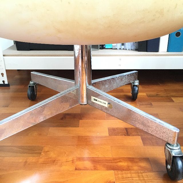 Vintage mid-century office swivel chairs (IBM Knoll / Orange ...