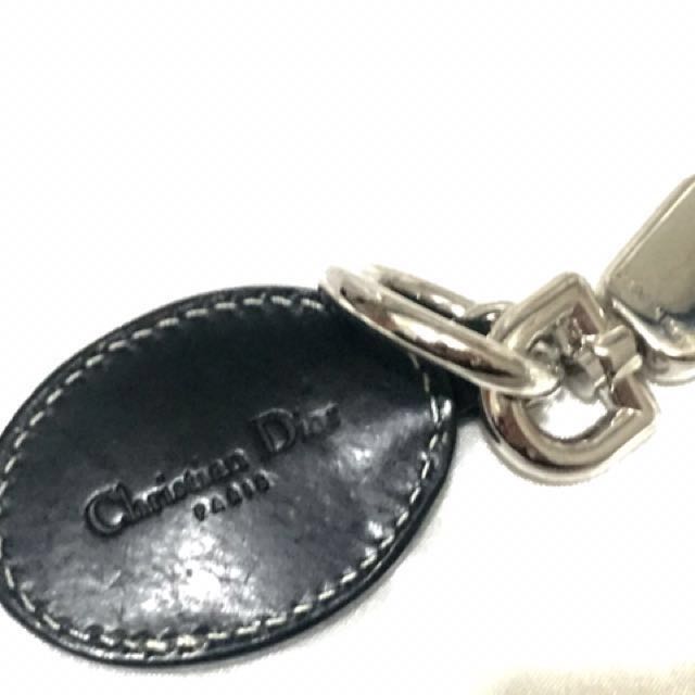Authentic Christian Dior Classic Keyring, 名牌, 飾物及配件 - Carousell