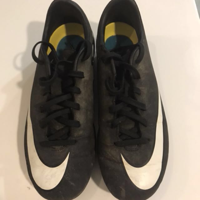 Nike CR 7 Soccer Boot, Men's Fashion, Activewear on Carousell