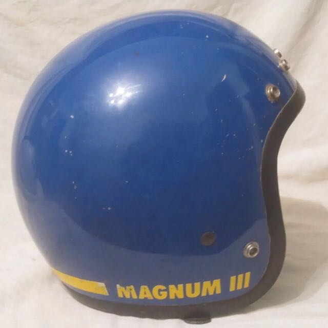 Bell Helmet Magnum Tiga, Hobbies & Toys, Collectibles & Memorabilia ...