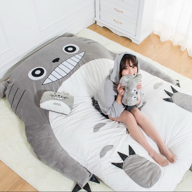 ♠️Instock ♠️ queen size totoro bed , tatami bed , lazy bed, Furniture ...
