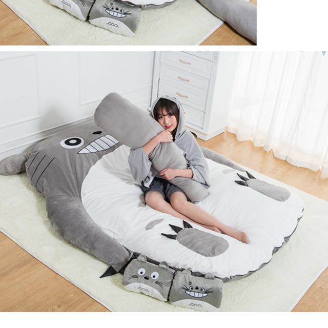 ♠️Instock ♠️ queen size totoro bed , tatami bed , lazy bed, Furniture ...