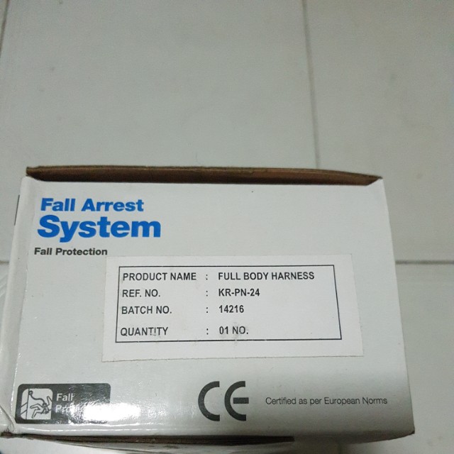 BNIB Quebee Full Body Harness with Front + Back D-Ring, Everything Else ...