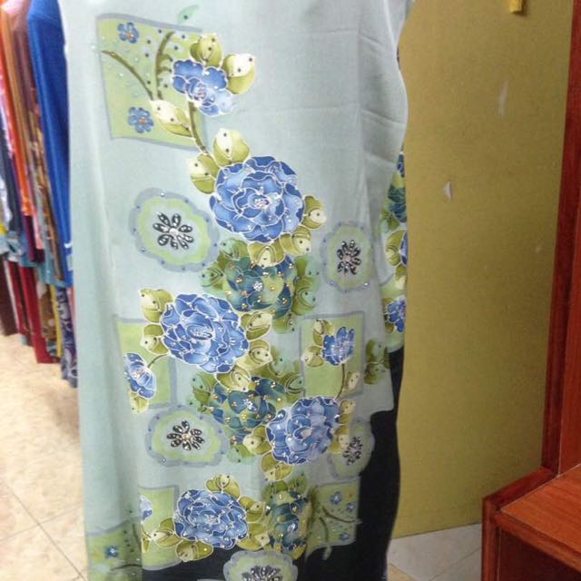 Kain sutera terengganu , Women's Fashion, Dresses & Sets, Traditional ...