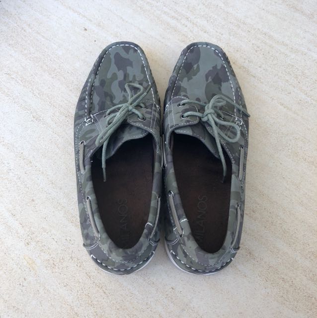 Top sider camou, Men's Fashion, Footwear, Slippers & Slides on Carousell