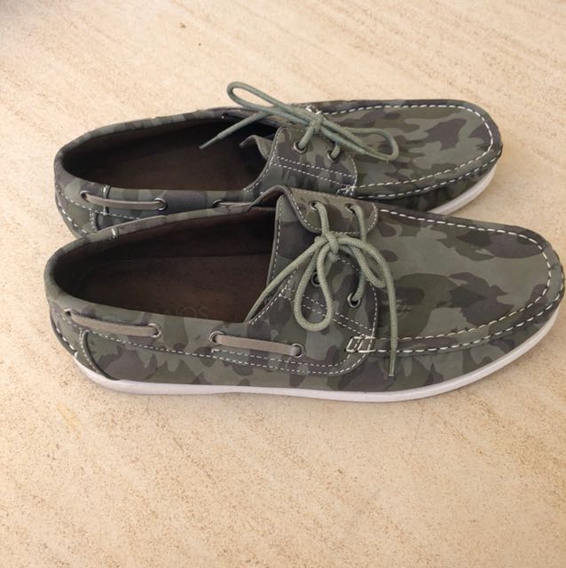 Top sider camou, Men's Fashion, Footwear, Slippers & Slides on Carousell