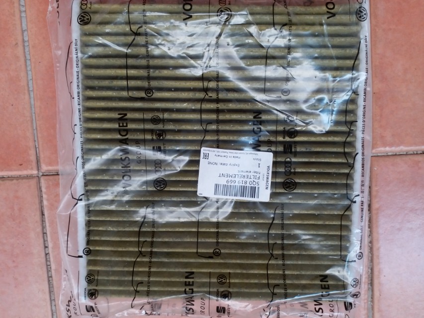 VW MK7 Golf R cabin/ aircon filter ORIGINAL, Car Accessories on Carousell