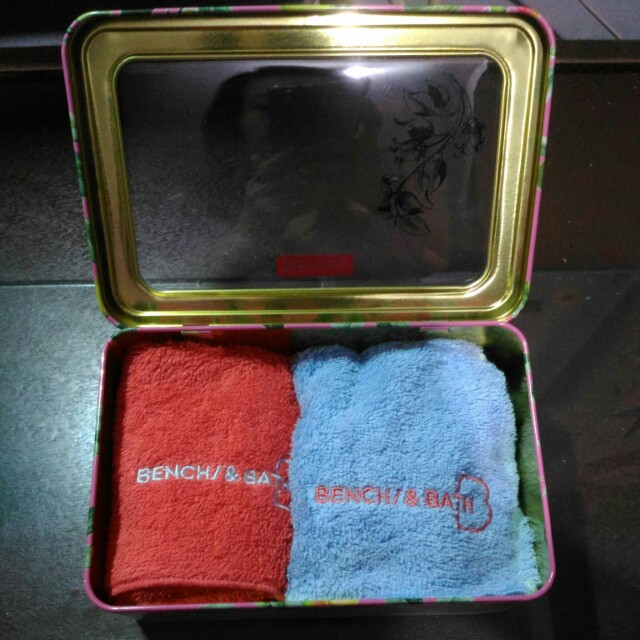 Bench 2-piece face towel set, Beauty & Personal Care, Sanitary Hygiene ...