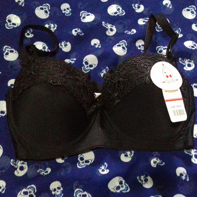 Bra uk.40 new, Fesyen Wanita, Pakaian Wanita di Carousell