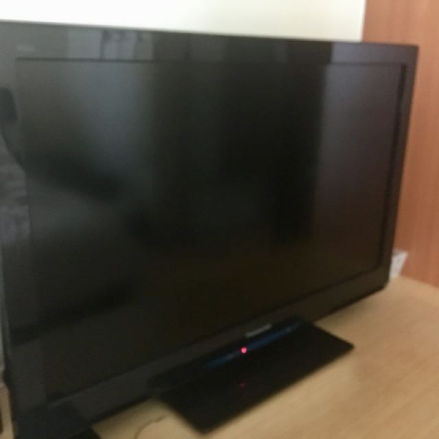 Panasonic 32 Inch LCD TV TH-L32C30S, TV & Home Appliances, TV ...