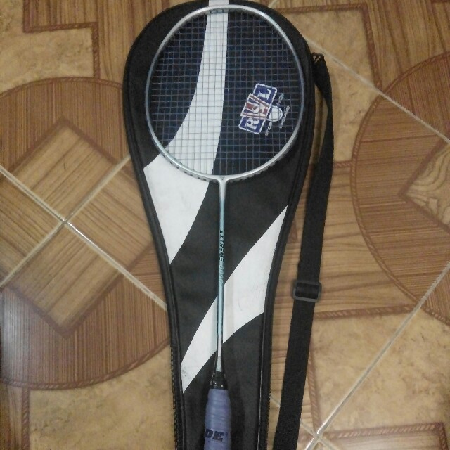 RSL Extreme Badminton Racket, Sports Equipment, Fishing on Carousell