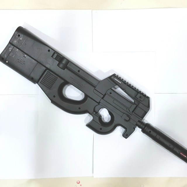 FN P90 Submachine Gun Toy Replica, Hobbies & Toys, Toys & Games on ...