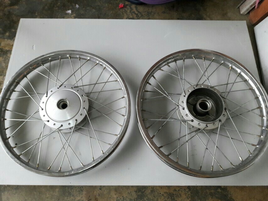 HONDA EX5 ORIGINAL RIM, Motorbikes on Carousell