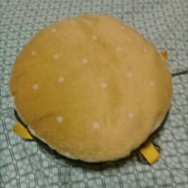 Burger CD Case, Hobbies & Toys, Music & Media, Vinyls on Carousell