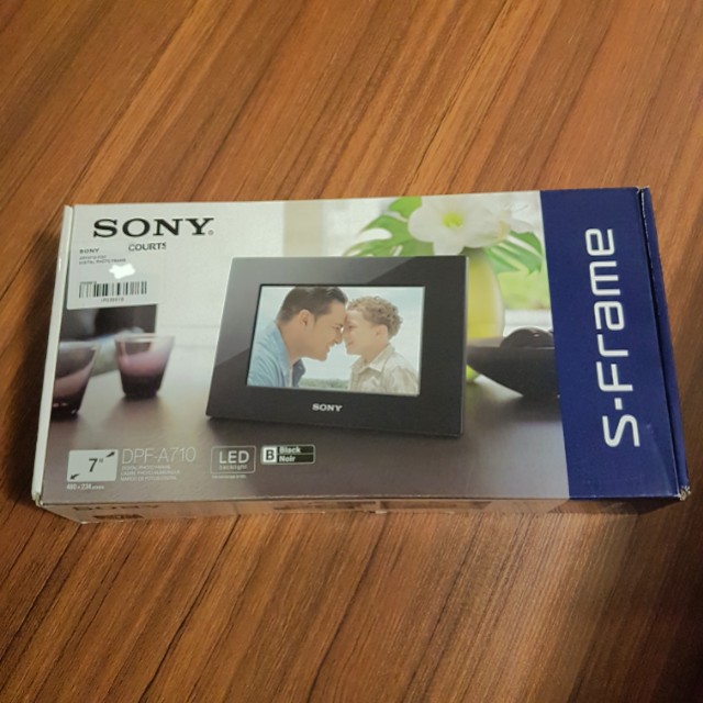 Sony Digital Photo Frame, Furniture & Home Living, Home Decor, Frames ...