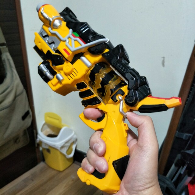 Zyuden Sentai Kyoryuger - DX Gaburevolver with Megaranger Zyudenchi ...