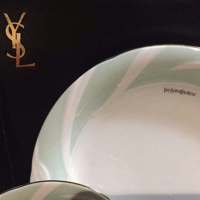 Bnib YSL cake plate & 5 saucers, TV & Home Appliances, Kitchen ...