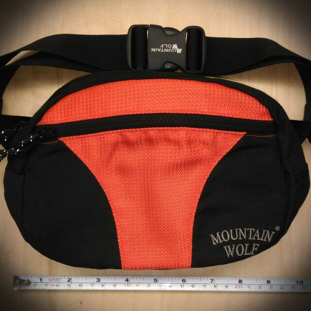 腰包 Mountain Wolf, 男裝, 袋, 背包 - Carousell