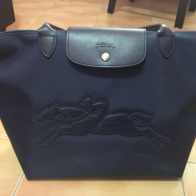 Long Champ le pliage Large , Women's Fashion, Bags & Wallets, Tote Bags ...