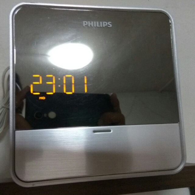 Philips Digital Clock with FM radio and alarm, Audio, Portable Music ...