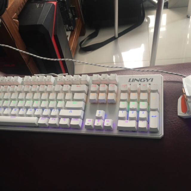 Ling Yi mechanical keyboard with gaming mouse, Computers & Tech, Parts ...