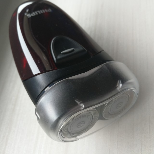 Philips Electric Razor, Health & Beauty, Men's Grooming on Carousell