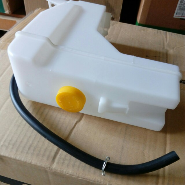 Sentra n16 radiator spare tank, Auto Accessories on Carousell