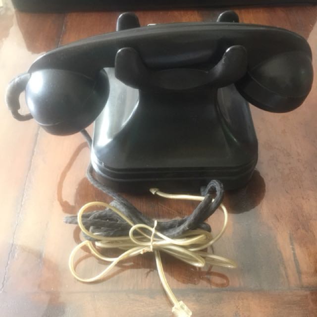 Vintage Dial type Telephone, Hobbies & Toys, Memorabilia & Collectibles ...