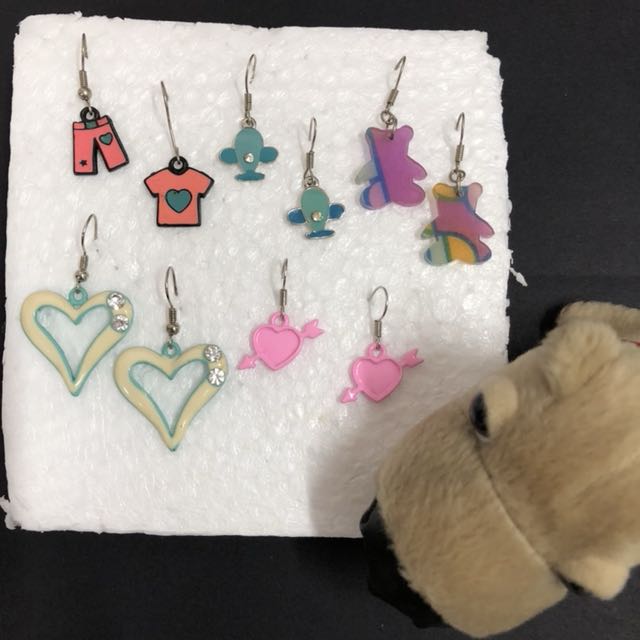 Cute earing, Women's Fashion, Jewelry & Organisers, Earrings on Carousell
