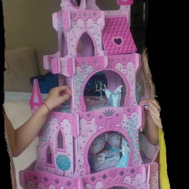 ELC Snow Queen Castle, Hobbies & Toys, Toys & Games on Carousell