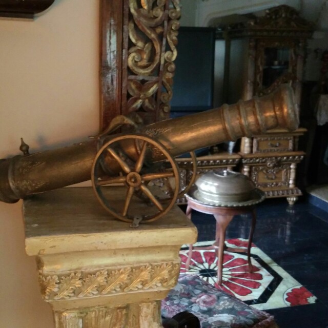 Meriam tembaga antik 2, Furniture & Home Living, Home Decor, Vases ...