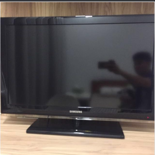 Samsung 32" Full HD LCD TV, TV & Home Appliances, TV & Entertainment ...