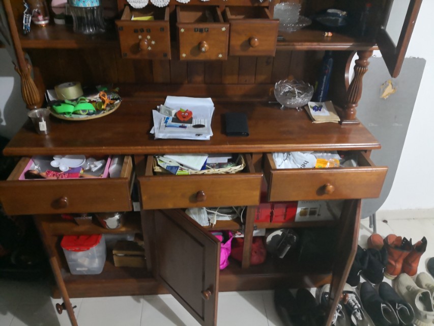 Buffet Hatch, Furniture & Home Living, Furniture, Shelves, Cabinets ...