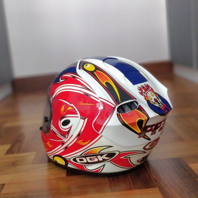 OGK FF3 Jamie Whitham Full Face, Motorcycles, Motorcycle Apparel on Carousell