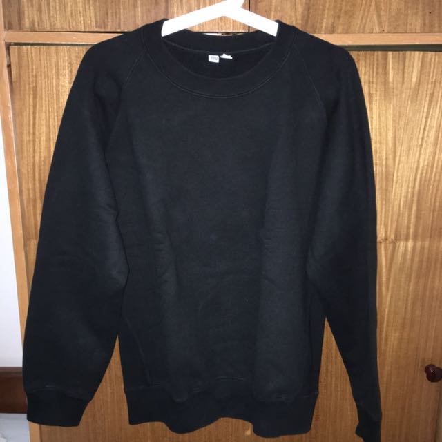 Sweater Uniqlo Hitam | canoeracing.org.uk
