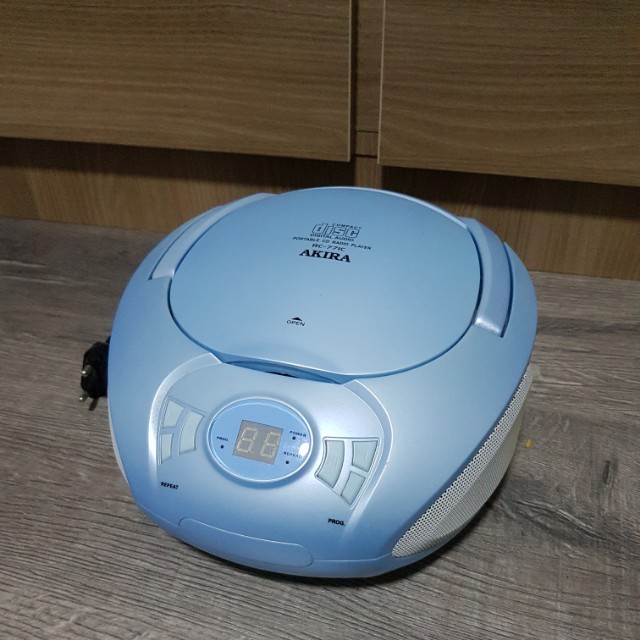 AKIRA Portable CD Radio Player, Audio, Portable Music Players on Carousell