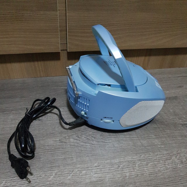AKIRA Portable CD Radio Player, Audio, Portable Music Players on Carousell