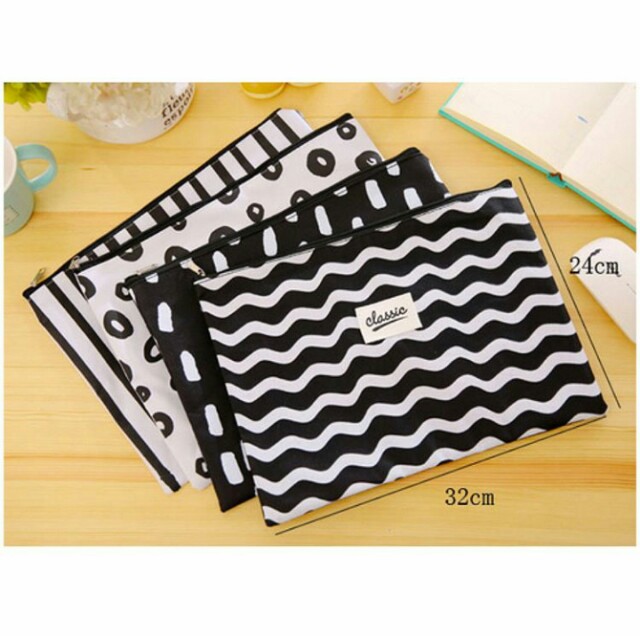 Map A4 Kain Black White, Buku & Alat Tulis, Alat Tulis di Carousell