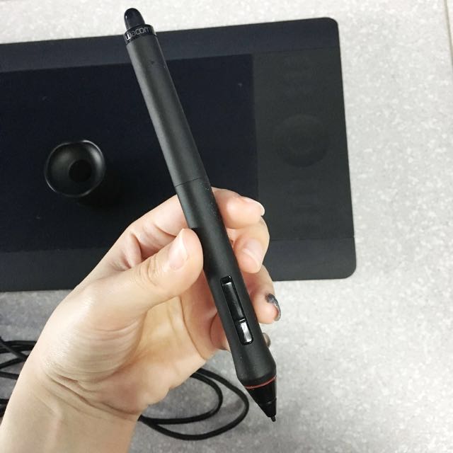 Wacom Intuos5 Touch Small Pen Tablet (PTH450), Computers & Tech, Parts ...
