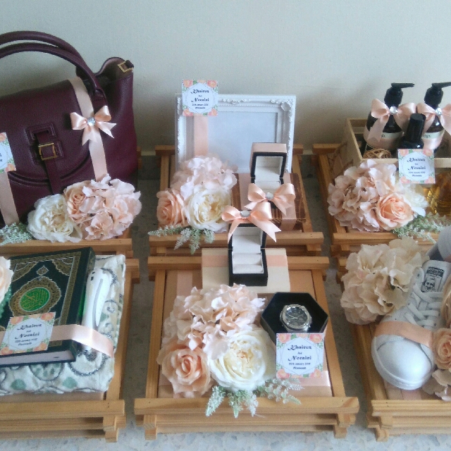 Dulang Gubahan Hantaran / Wedding Gift Trays, Hobbies & Toys ...