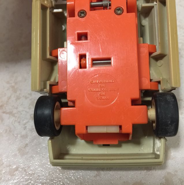 G1 Vintage Transformer - Battlecharger Runamuck, Hobbies & Toys, Toys ...