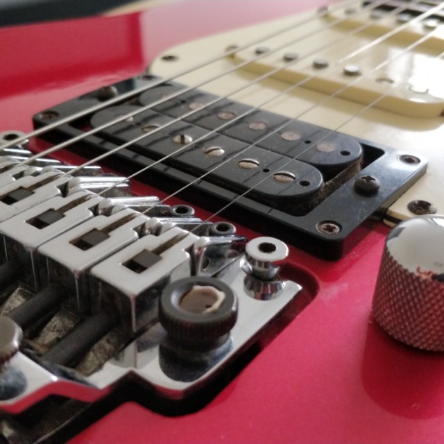 Yamaha 912J strat type guitar in metallic Pink, autographed by Steve ...