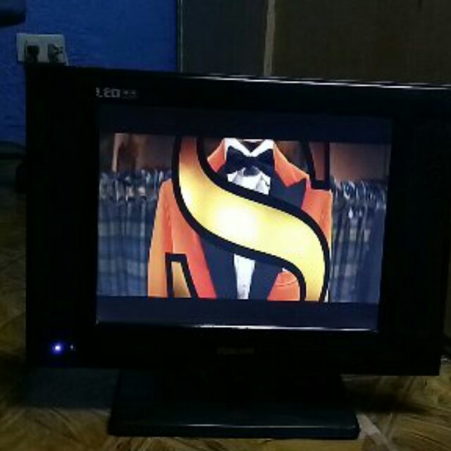 Led crown tv 18'inches., TV & Home Appliances, TV & Entertainment, TV ...