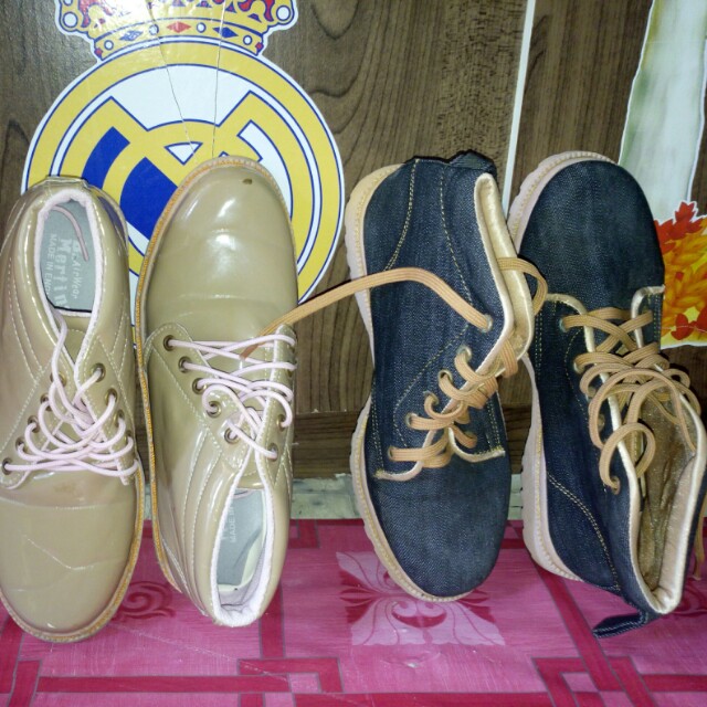 Sepatu model boot, Fesyen Wanita di Carousell