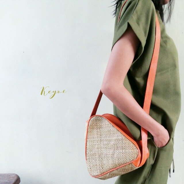 KEYOS - Avalon Triangle Bag, Women's Fashion, Bags & Wallets, Cross ...