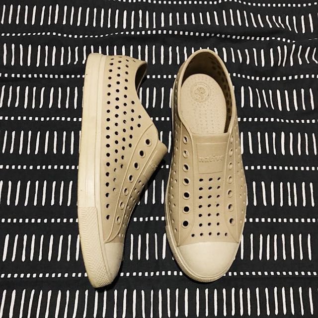 Native Shoes, Men's Fashion, Footwear, Dress Shoes on Carousell