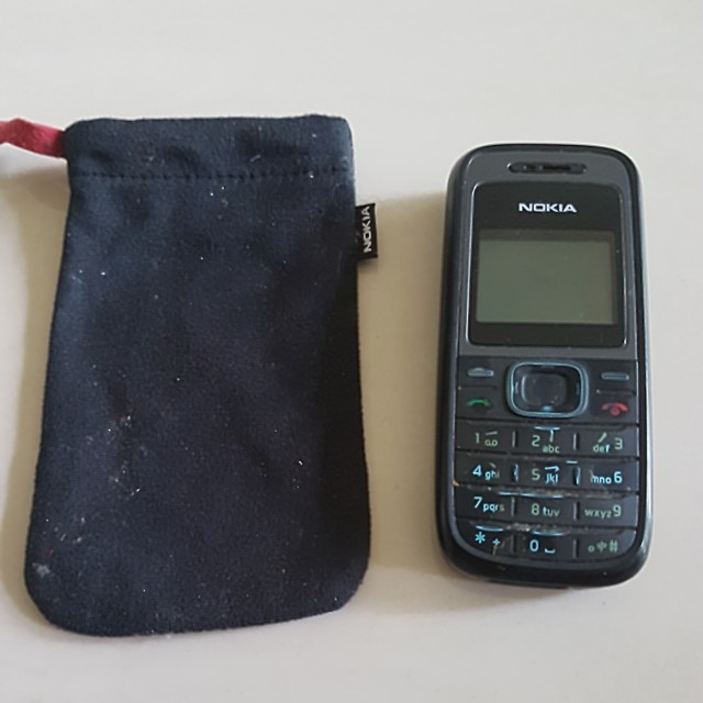 Nokia Mobile Phone & pouch #T1, Hobbies & Toys, Memorabilia ...