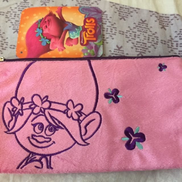 Trolls (Dreamworks) Pencil Case, Hobbies & Toys, Stationery & Craft ...