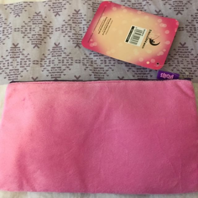 Trolls (Dreamworks) Pencil Case, Hobbies & Toys, Stationery & Craft ...