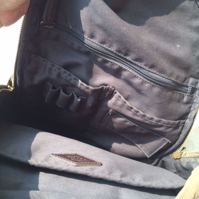 Fossil Estate Leather Backpack, Fesyen Pria, Tas & Dompet di Carousell